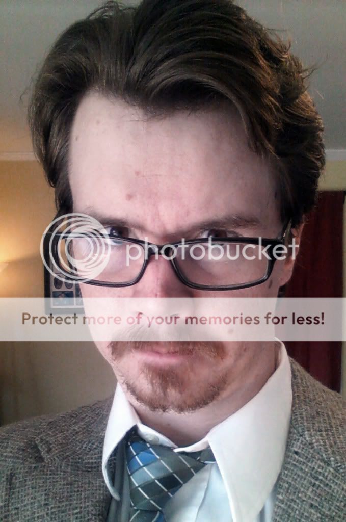 People keep saying I look like a young Commissioner Gordon since I got ...